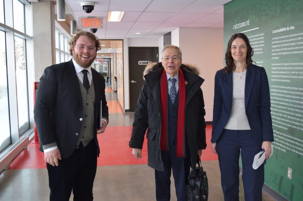 Le Sénateur Pierre J. Dalphond vient parler de droit avec les étudiant ...