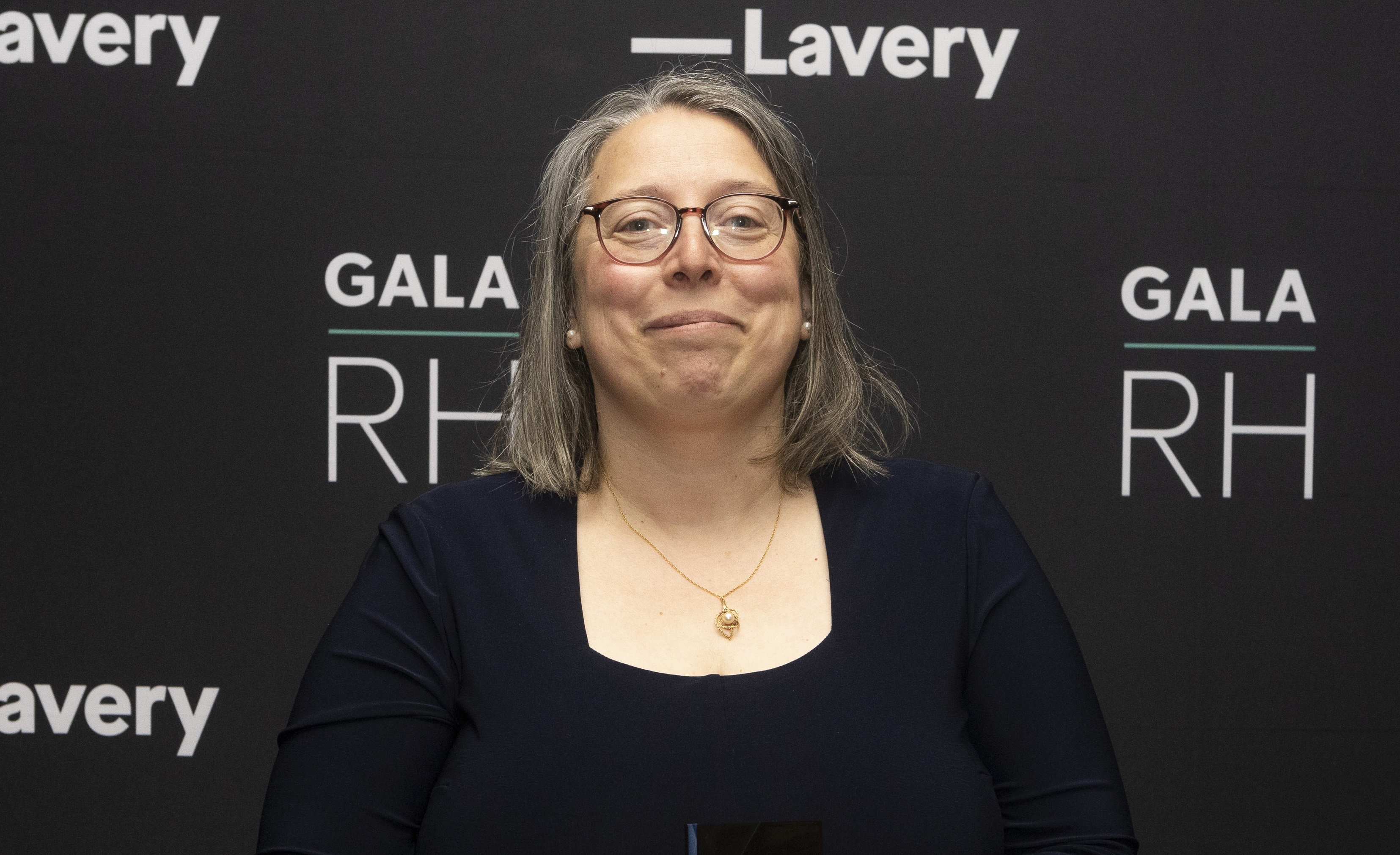 Renée Michaud reçoit le prix Engagement de l'Ordre des CRHA | UQO ...