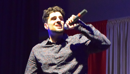 Nicolas Ibrahim remporte la grande finale d’UQO en spectacle | UQO ...